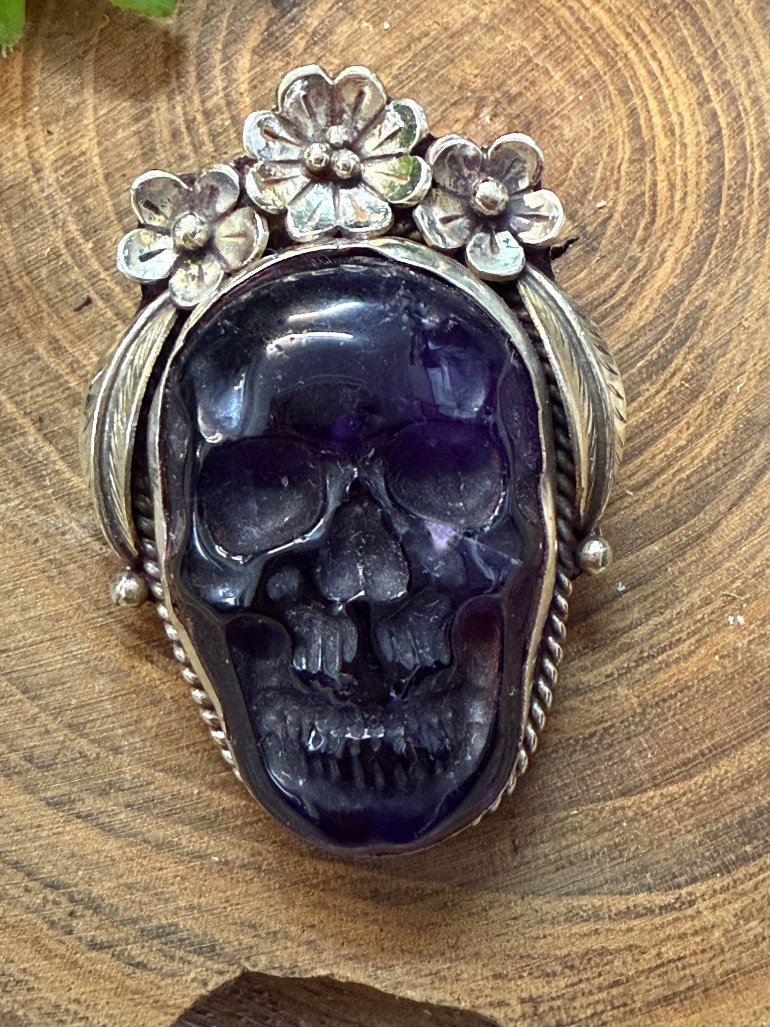 Semi-Precious Skull Tibetan Pendant – Vintage Vault Boutique